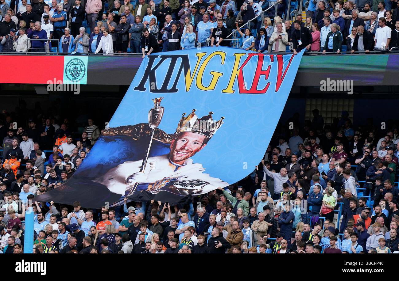 Manchester, UK. 20th May, 2025. A giant banner is shown of Kevin De ...