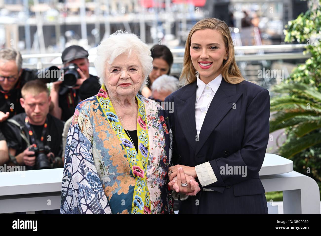June Squibb (left) and Scarlett Johansson during the photocall for ...