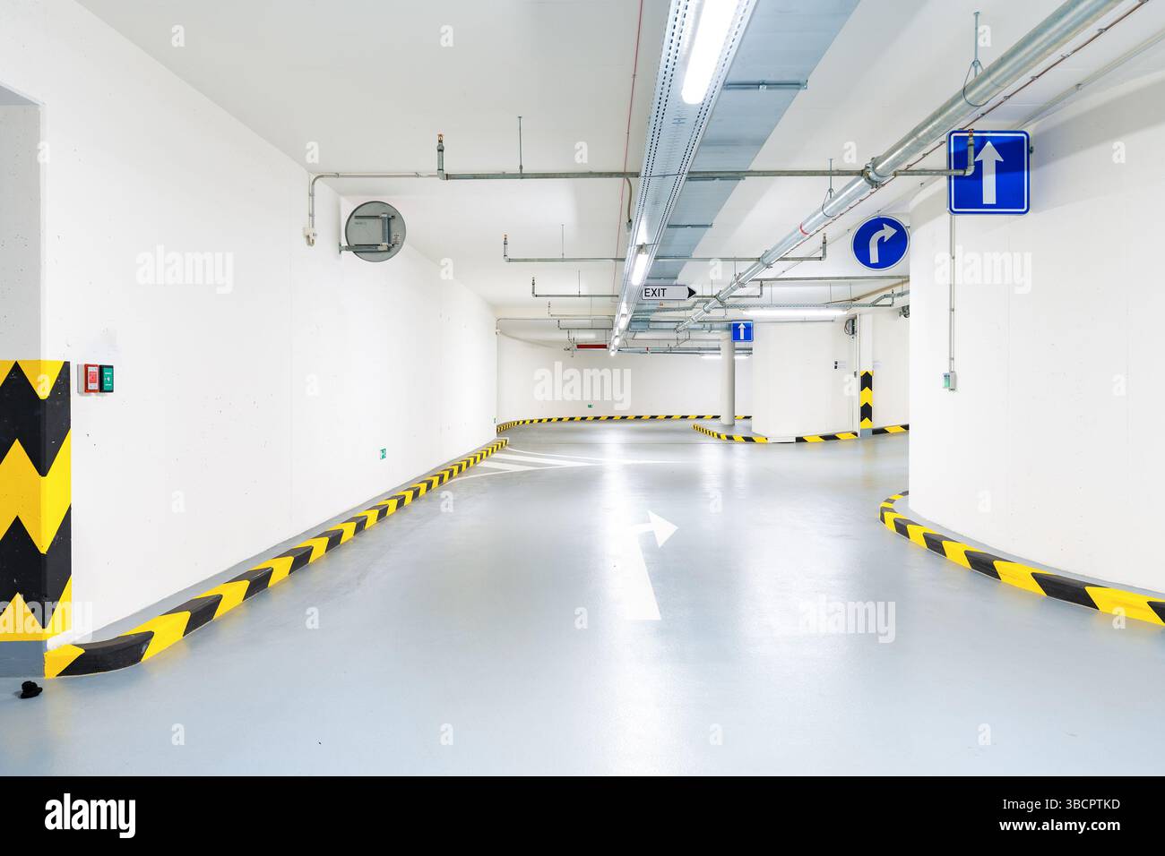 Construction road signs storage hi-res stock photography and images - Alamy