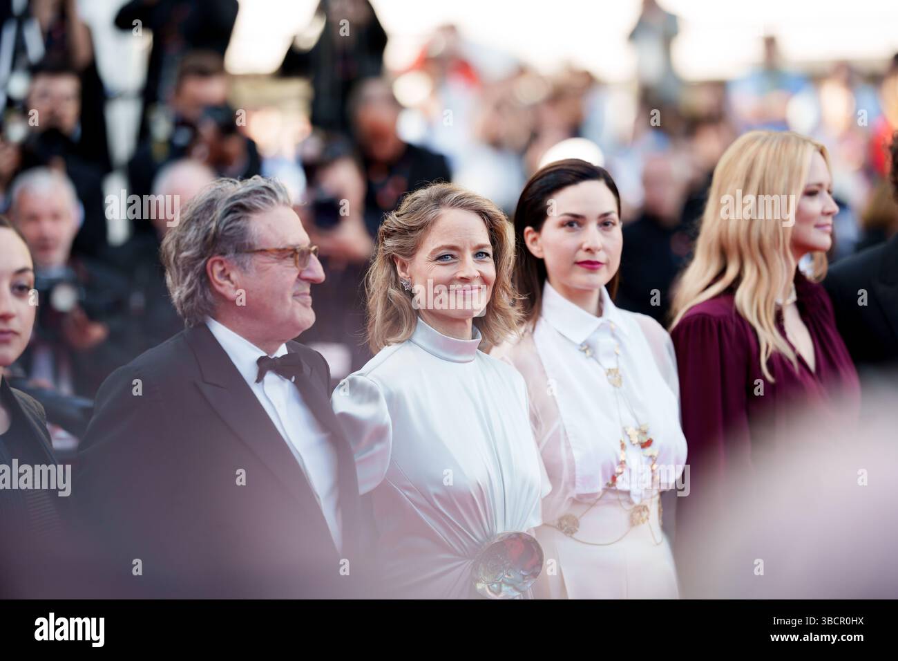 CANNES, FRANCE - MAY 20: Daniel Auteuil, Jodie Foster, Sophie Guillemin ...