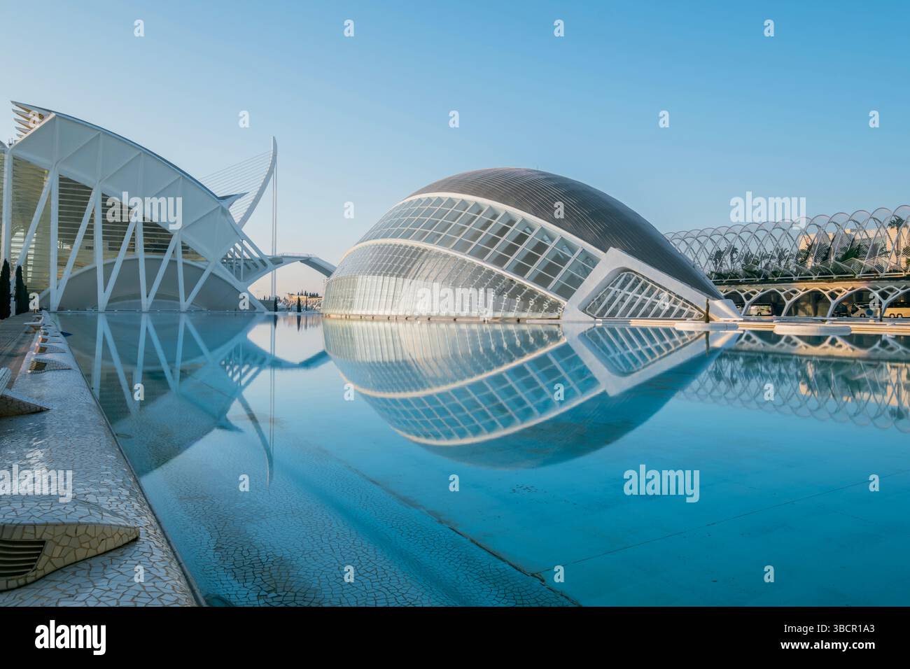 Futuristic Science Center in Valencia Architectural Playground ...