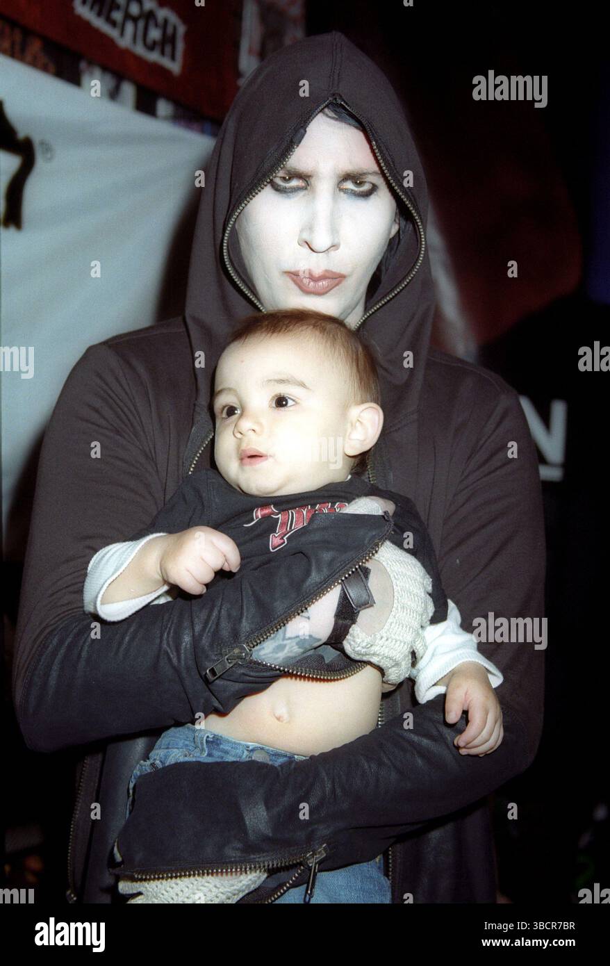 Marilyn Manson at a signing of his latest album, "The High End of Low ...