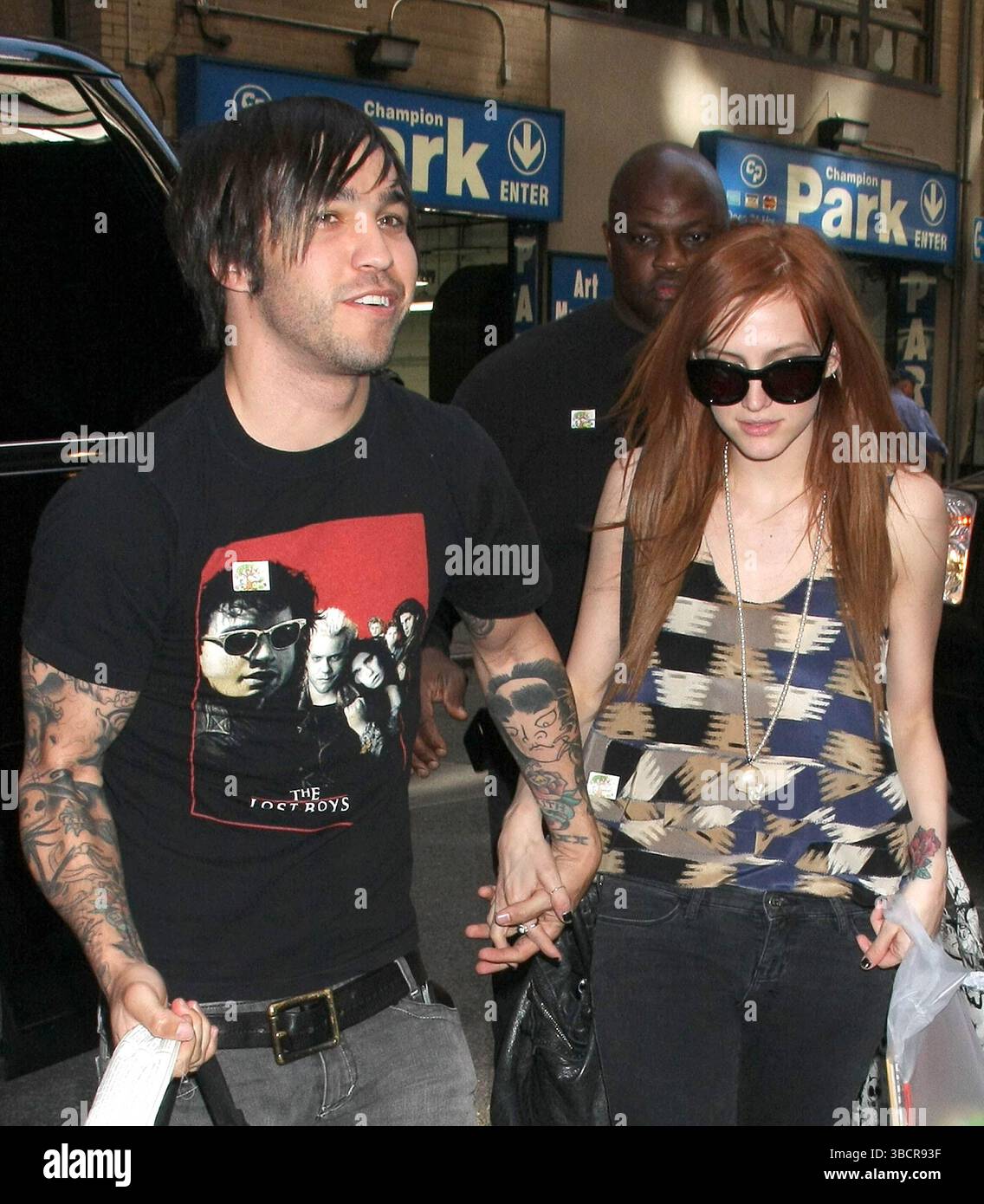 Pete Wentz and Ashlee Simpson with their son Bronx Mogwai spotted out ...