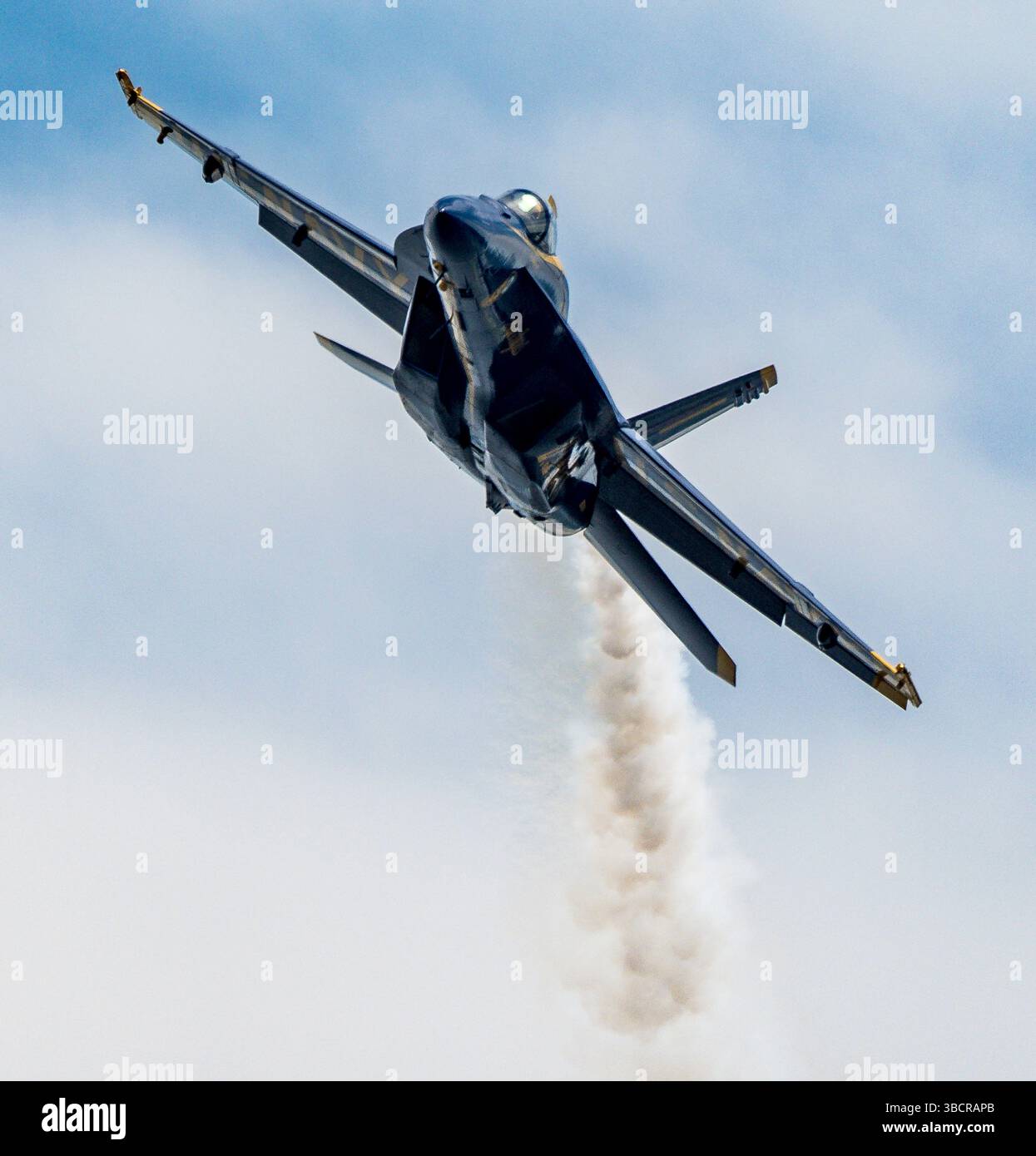 Annapolis, USA. 20th May, 2025. May 20, 2025, Annapolis, Md, USA: The Blue Angels conduct their ...
