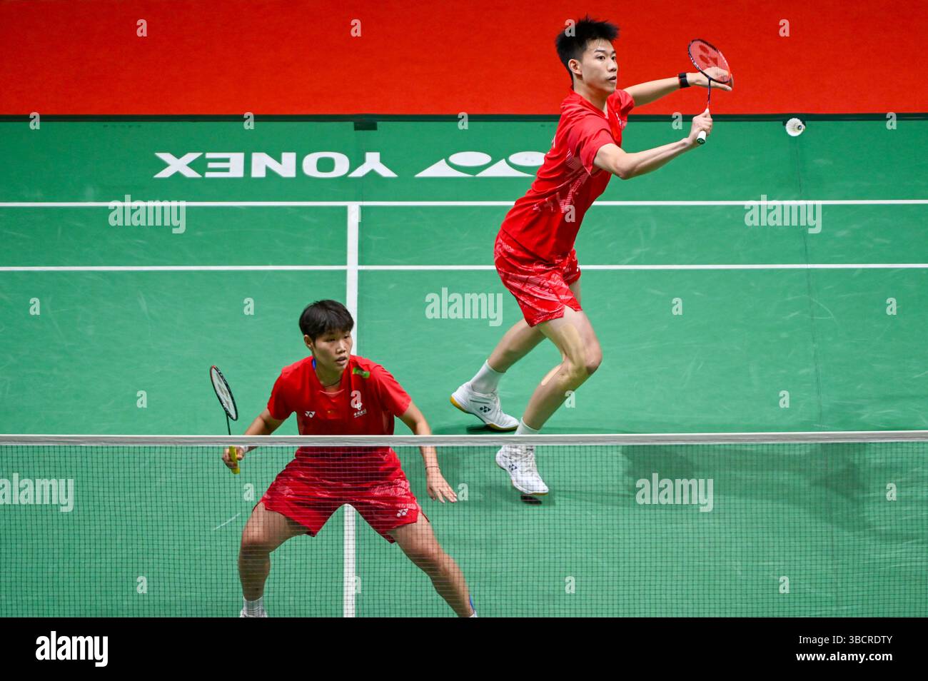 (250521) -- KUALA LUMPUR, May 21, 2025 (Xinhua) -- Feng Yanzhe (R ...