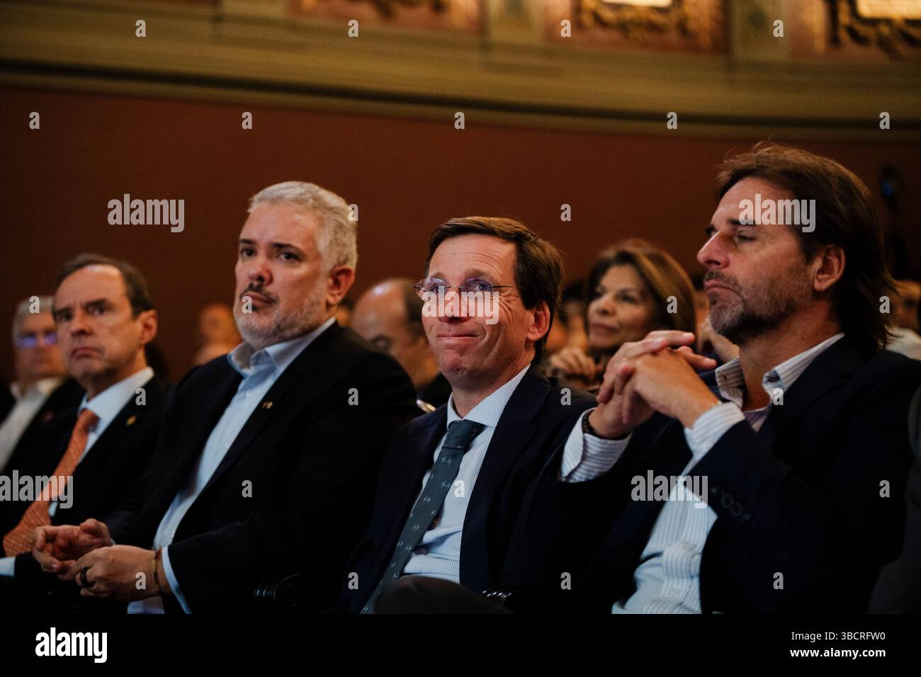 The Mayor of Madrid, José Luis Martínez-Almeida (c), during the Grupo ...