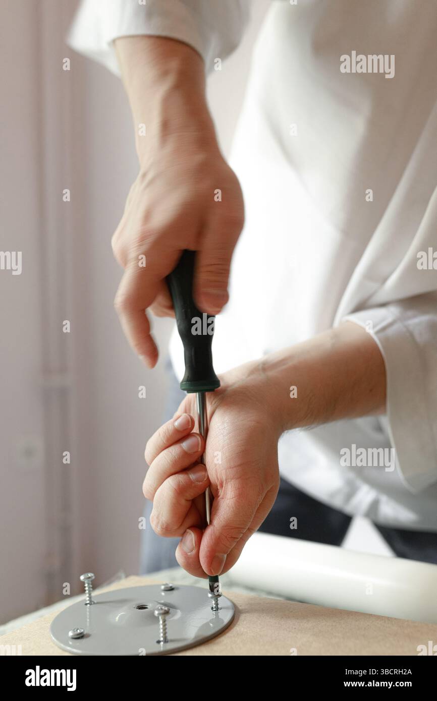 Fastenplate hi-res stock photography and images - Alamy