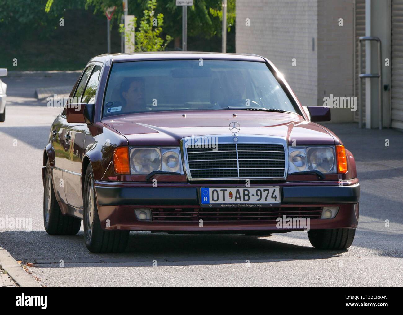 Mercedes Benz W124 Stock Photo - Alamy