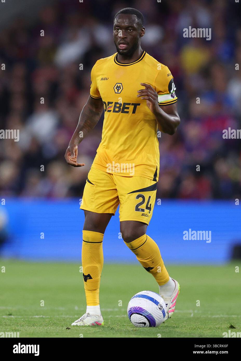 London, UK. 20th May, 2025. Toti Gomes of Wolverhampton Wanderers ...