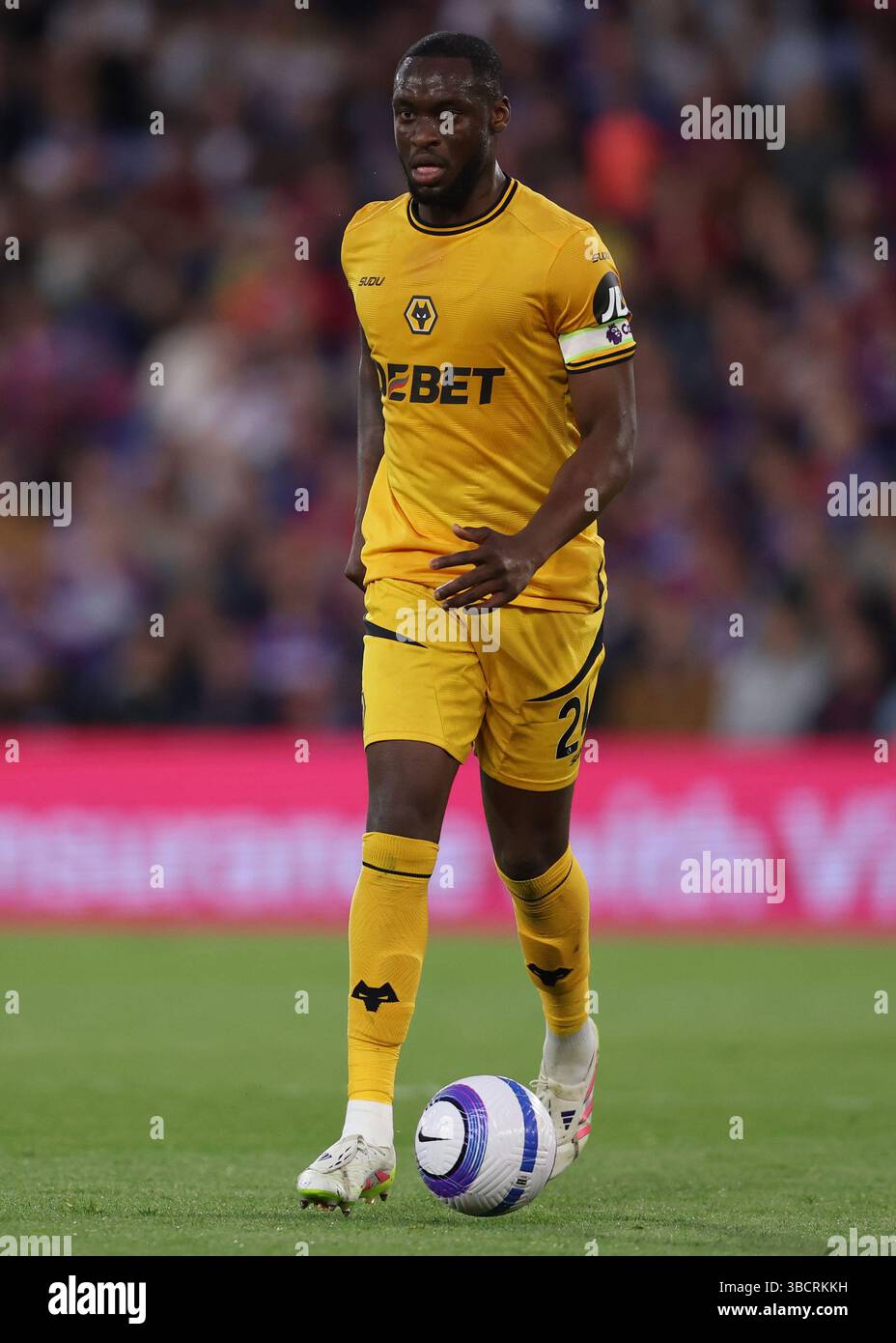 London, UK. 20th May, 2025. Toti Gomes of Wolverhampton Wanderers ...