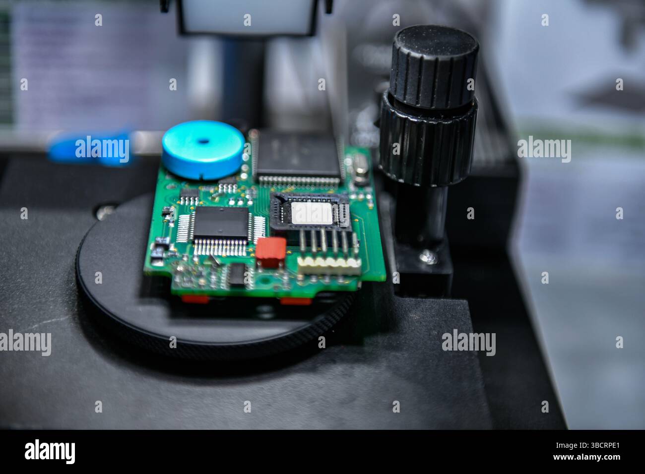 Pcb inspection microscope hi-res stock photography and images - Alamy