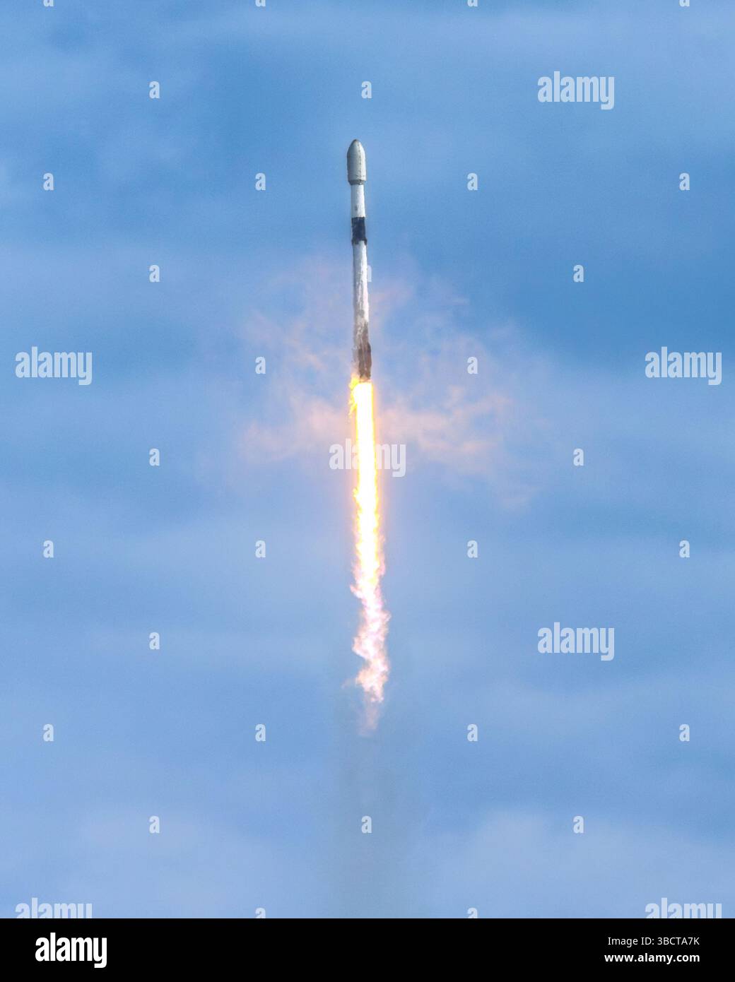 Rocket Launch High in the Sky heading to Space Stock Photo - Alamy
