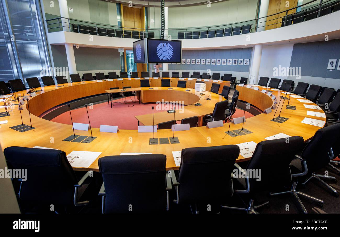 Berlin, Deutschland. 21st May, 2025. An empty meeting room in the Paul ...