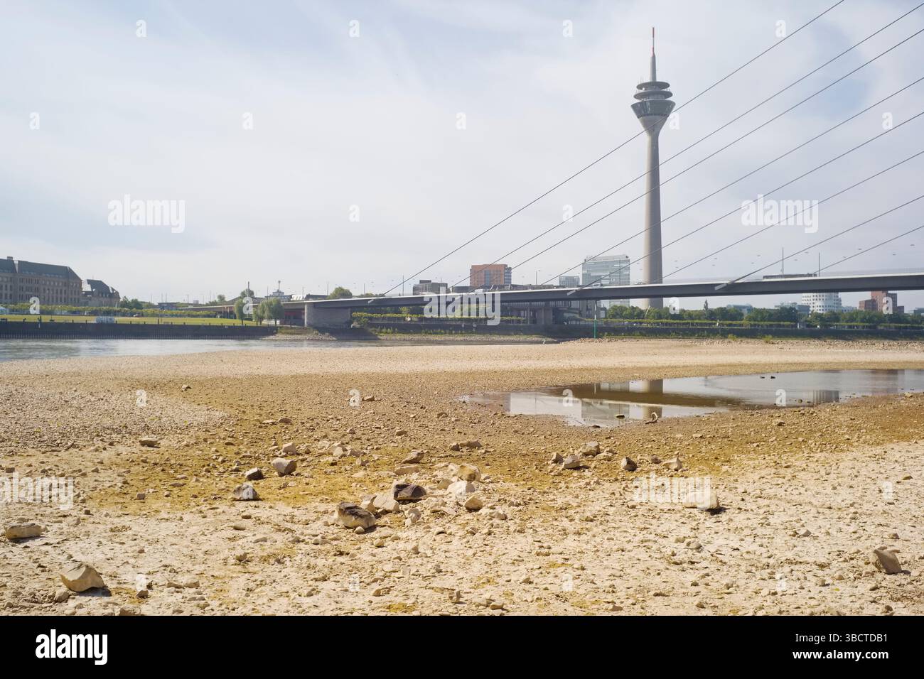 Low stream gauge of river rhine in the town of Düsseldorf,Germany.Water ...