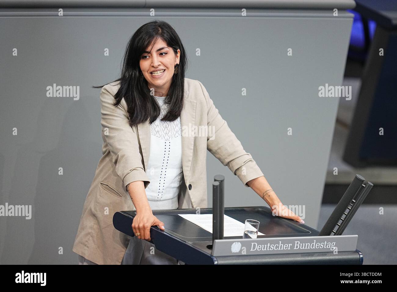 Berlin, Germany. 21st May, 2025. Rasha Nasr (SPD) speaks in the ...