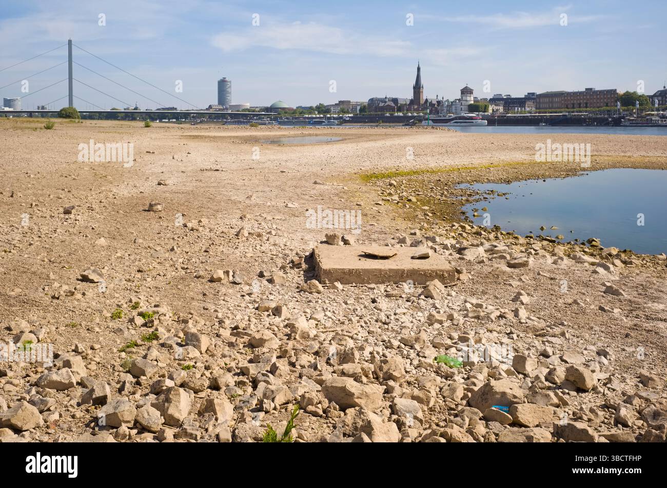Low stream gauge of river rhine in the town of Düsseldorf,Germany.Water ...