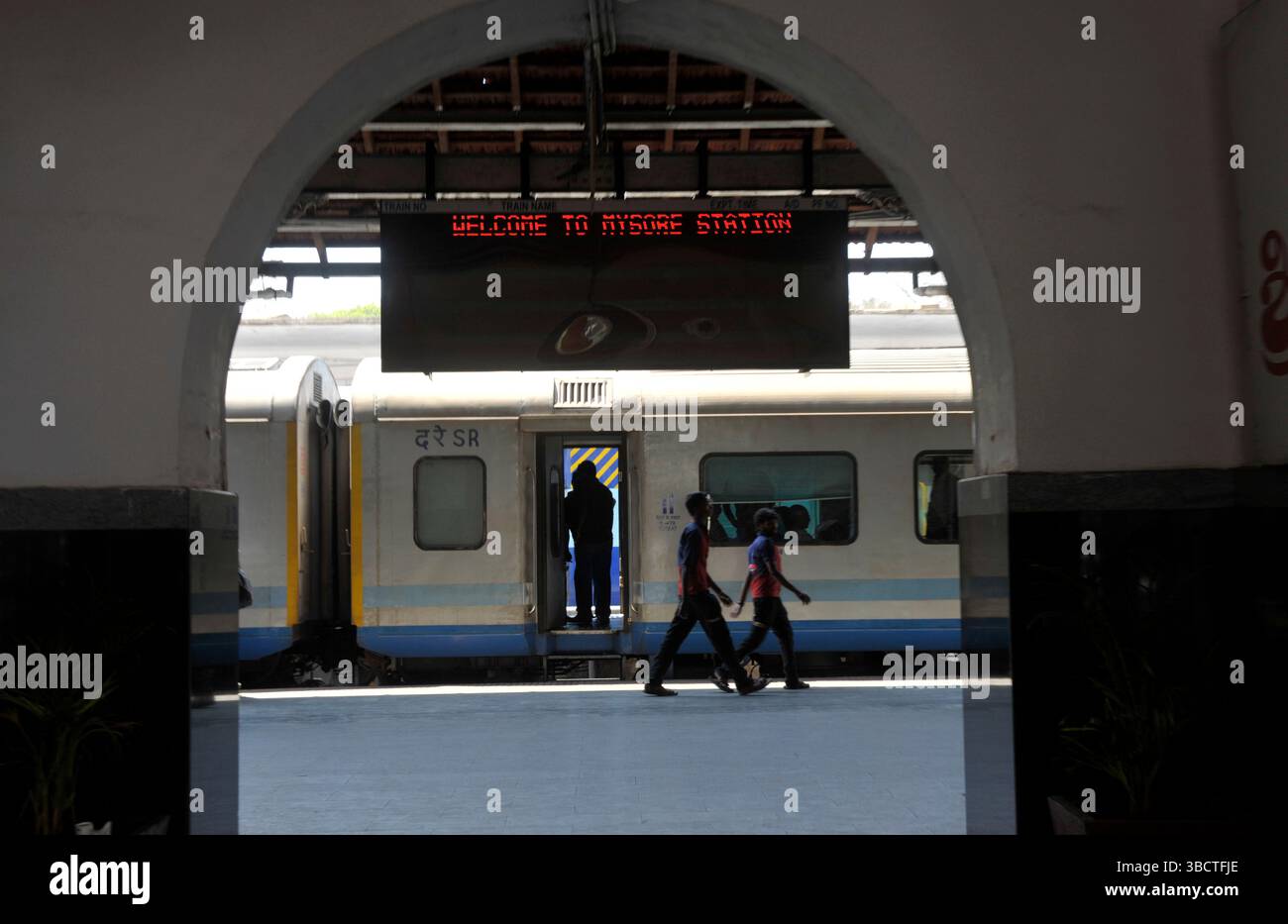 Asie,Inde du Sud,Karnataka, la gare ferroviaire de Mysore,train en ...