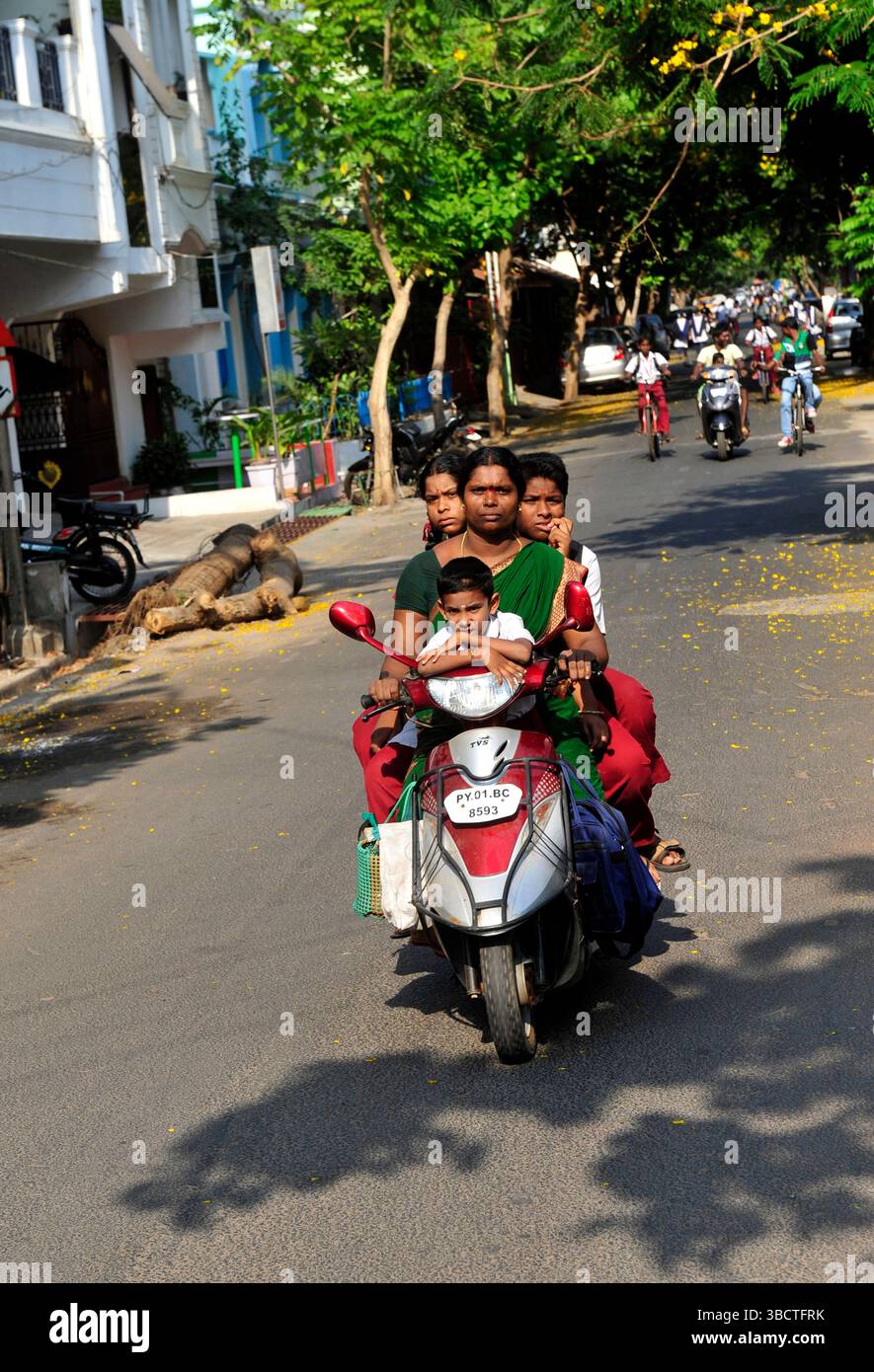 Asie,Inde du Sud,Tamil Nadu,Pondicherry,famille sur un scooter /Indian ...