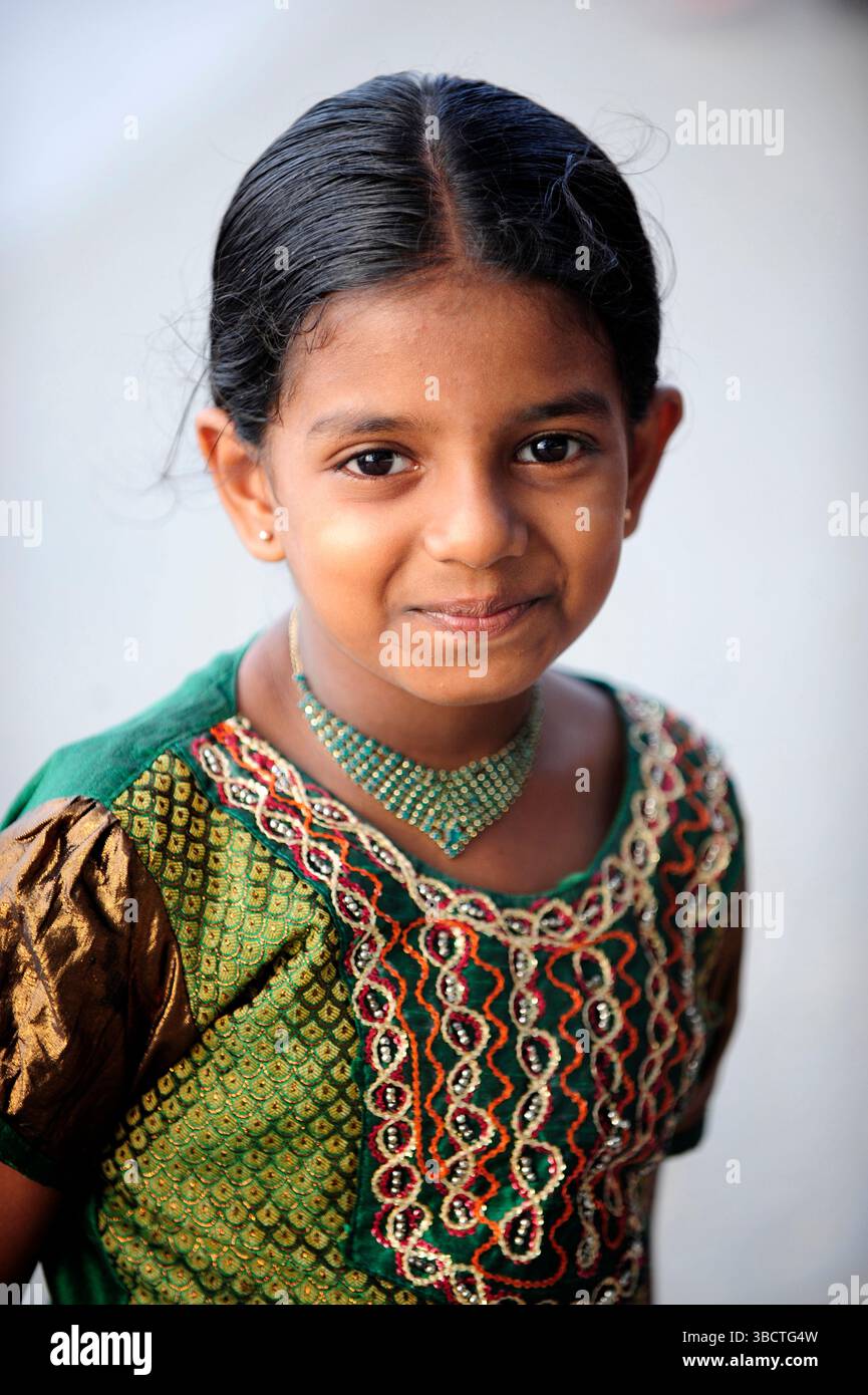 Asie,Inde du Sud,portrait d'une petite fille souriante/Happy indian ...