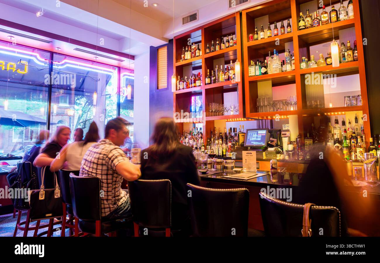 Art deco bar design hi-res stock photography and images - Alamy
