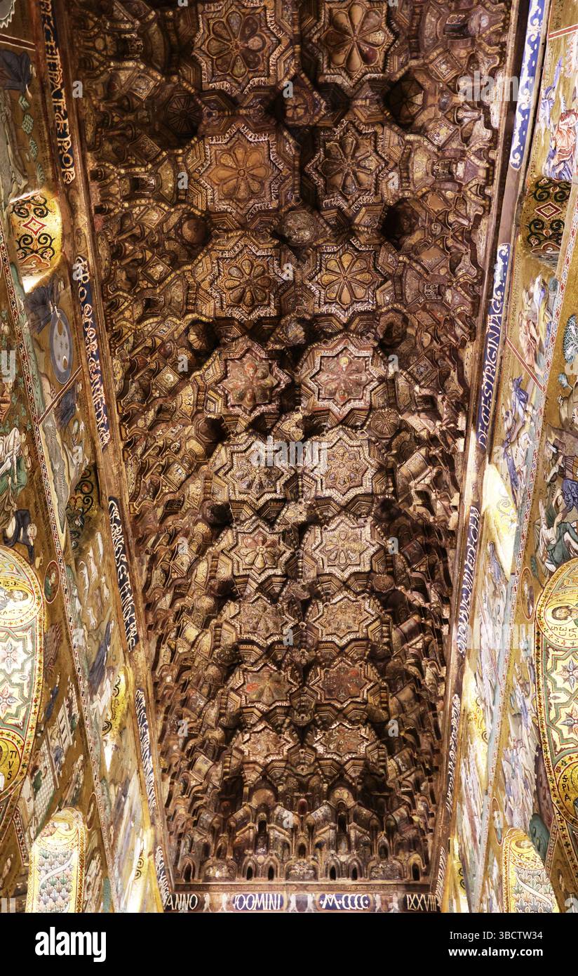 Detailed views of the muqarnas ceiling in the Cappella Palatina ...