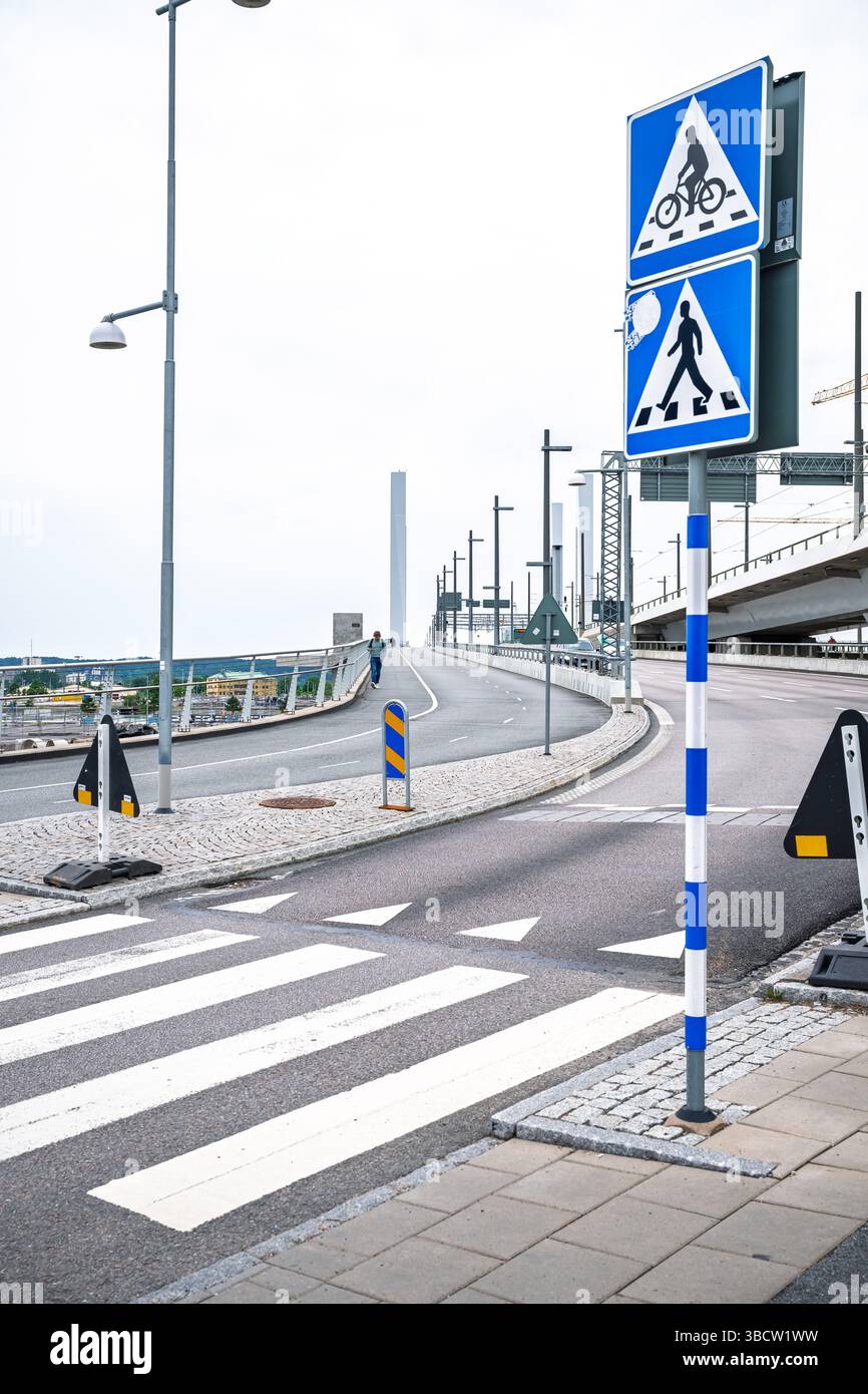 Hisingsbron Bridge - Fredrikshamn Gothenburg, Göta älv (Gota River ...