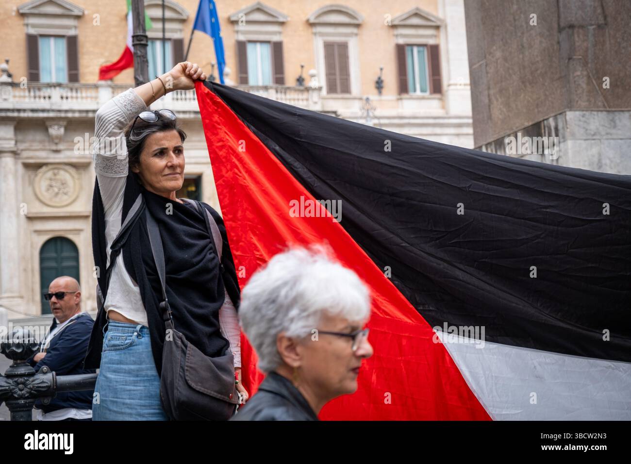 Rome, Rm, Italy. 21st May, 2025. Palestinian solidarity flash mob in ...