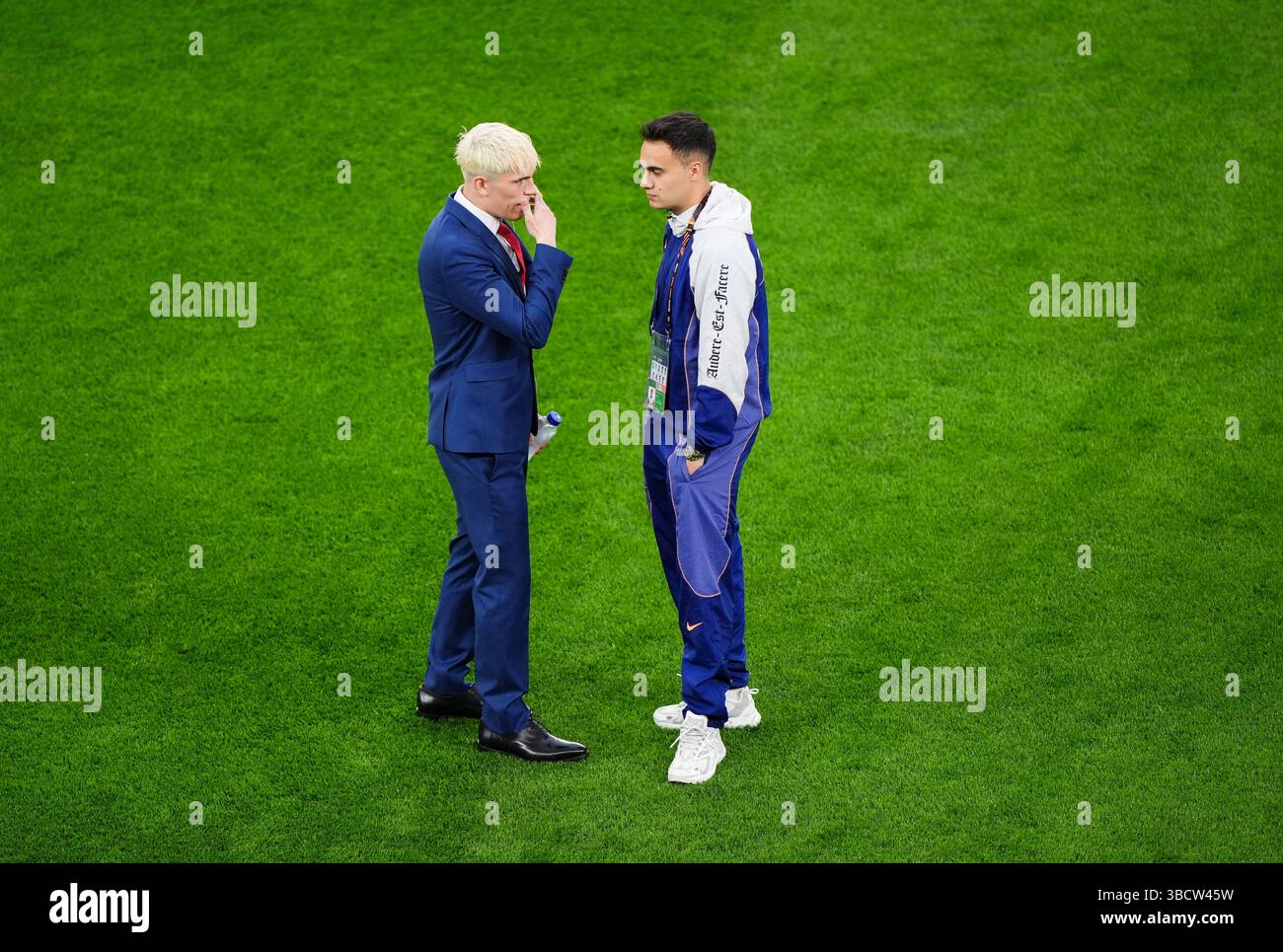 Manchester United's Alejandro Garnacho with Tottenham Hotspur's Sergio ...