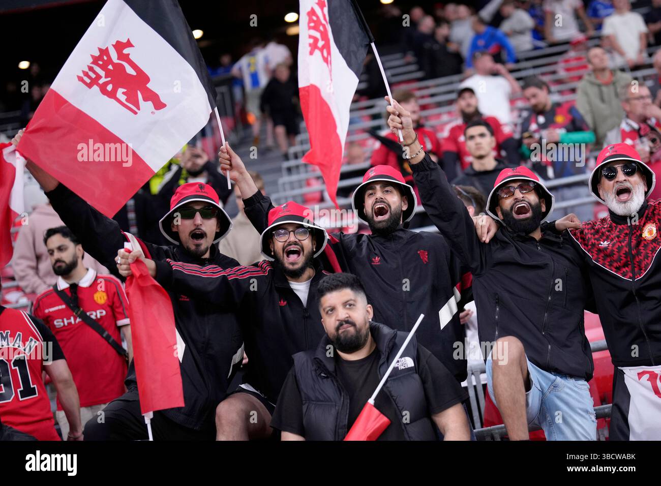Manchester United fans cheer before the Europa League final soccer ...
