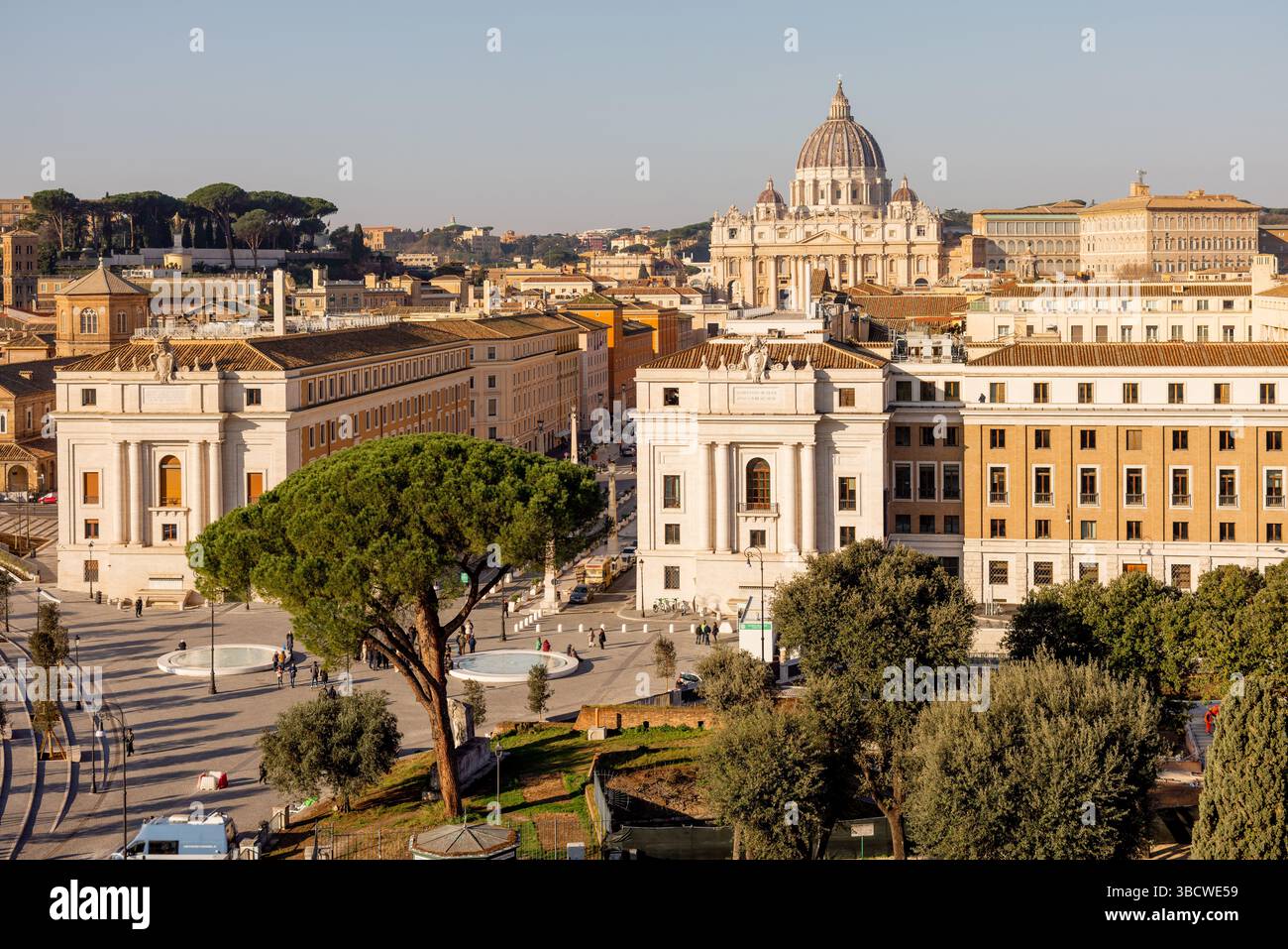 A sweeping view over Vatican City and St. Peters Basilica from Castel ...