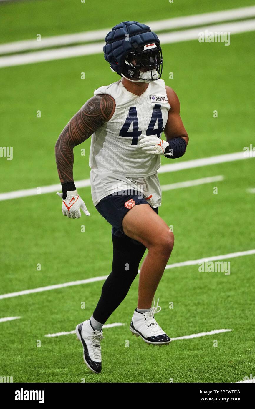 Chicago Bears linebacker Noah Sewell warms up during NFL football ...