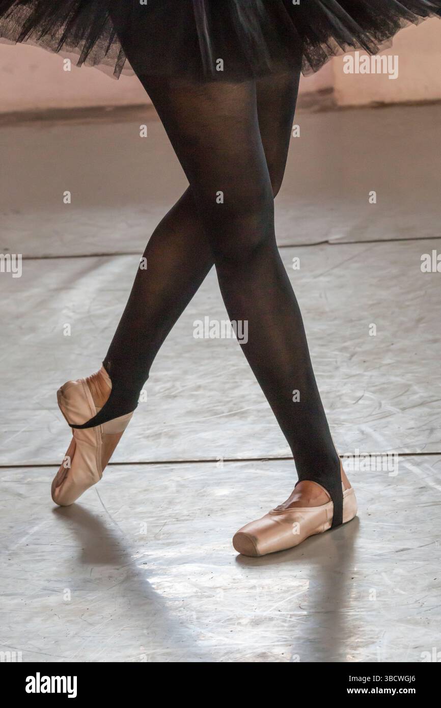 Cuba, Havana. Dancers at Laura Alonso's Pro Danza Ballet School Stock ...