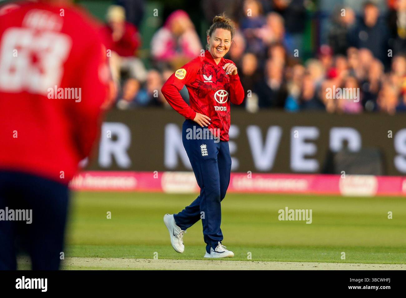 Linsey Smith of England Women celebrates after the dismissal of Mandy ...