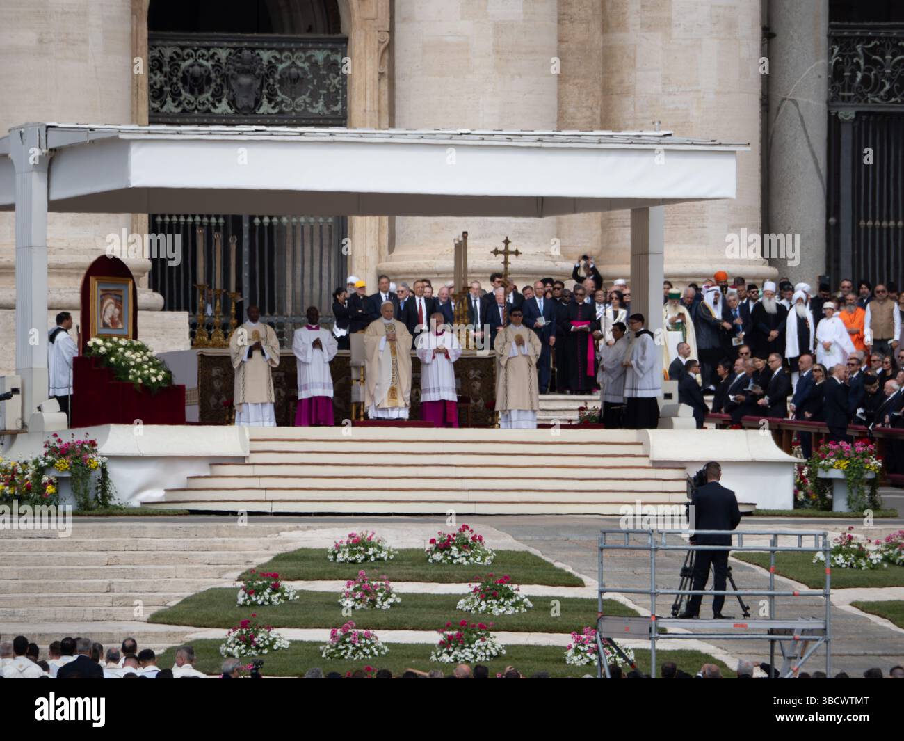 Pope leo xiv vatican hi-res stock photography and images - Alamy