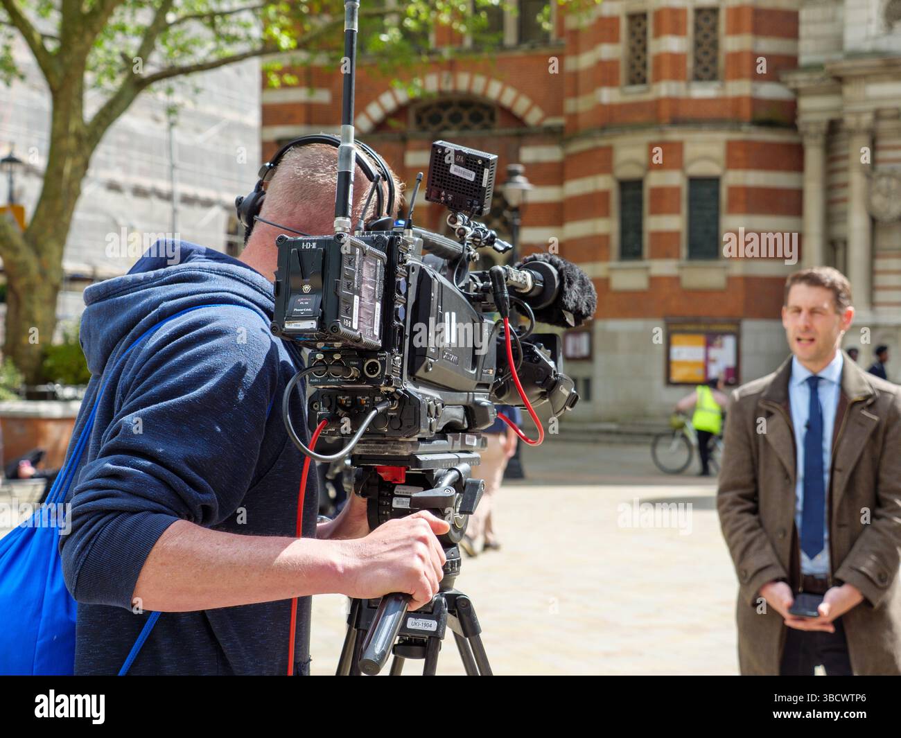 Cameraman hi-res stock photography and images - Alamy