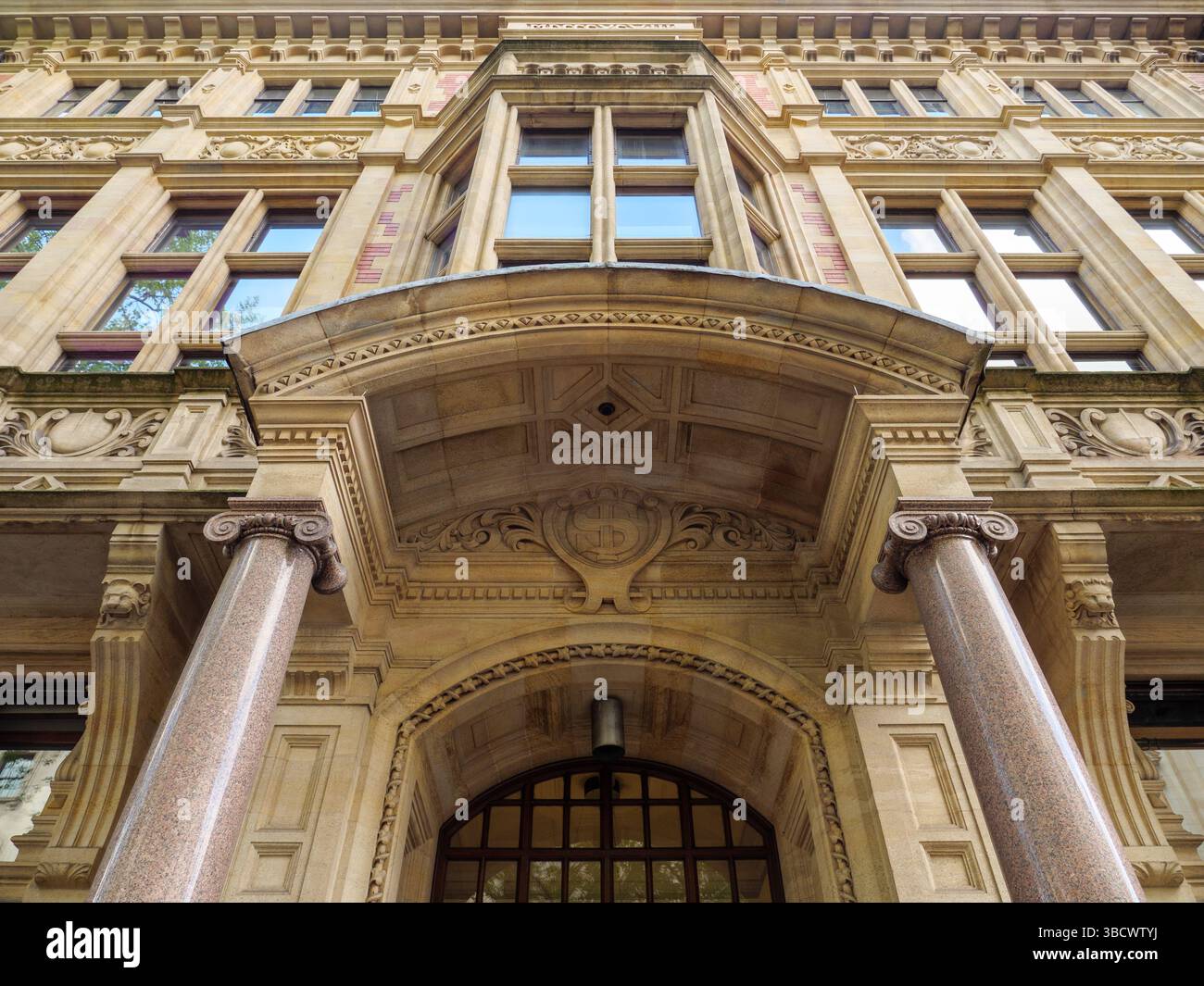 Surveyors House at RICS Westminster, London, UK Stock Photo - Alamy