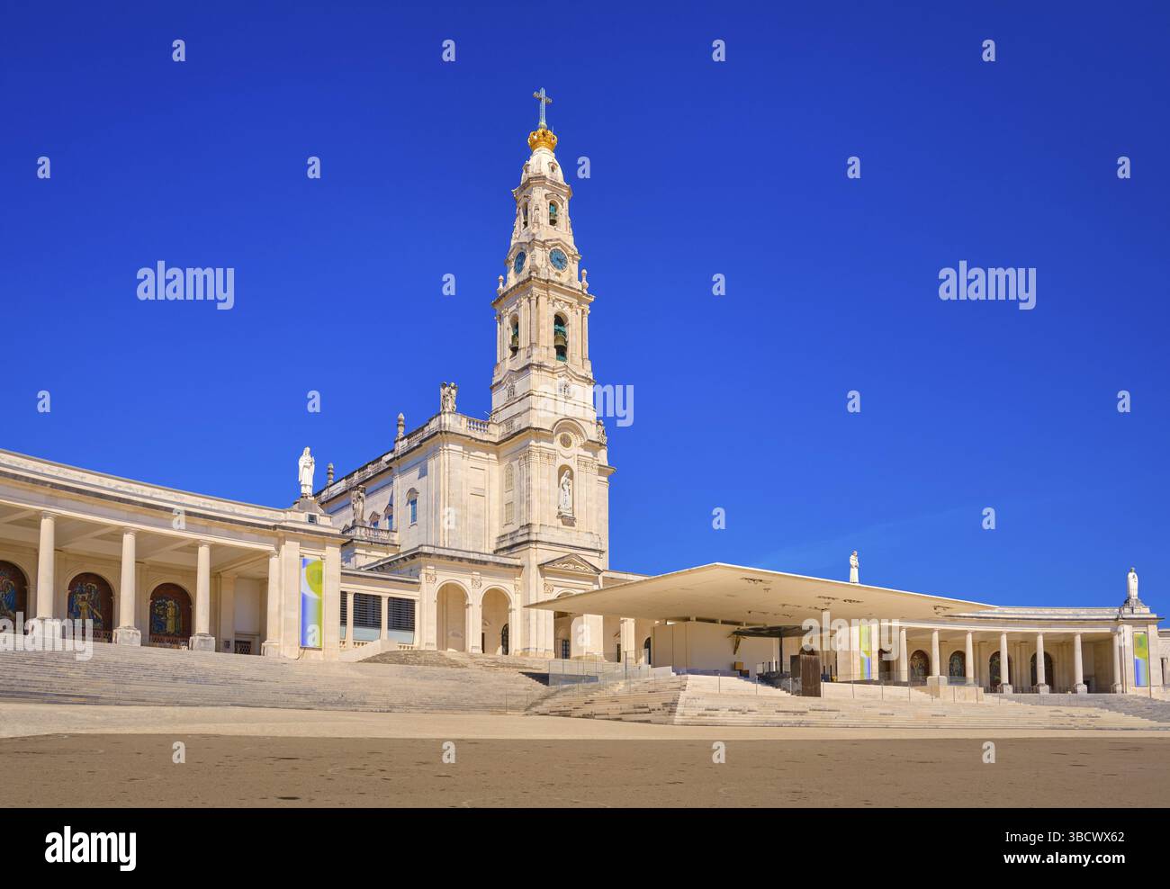 Basilica of Our Lady of Rosary of Fatima, Portugal, on sunny day ...