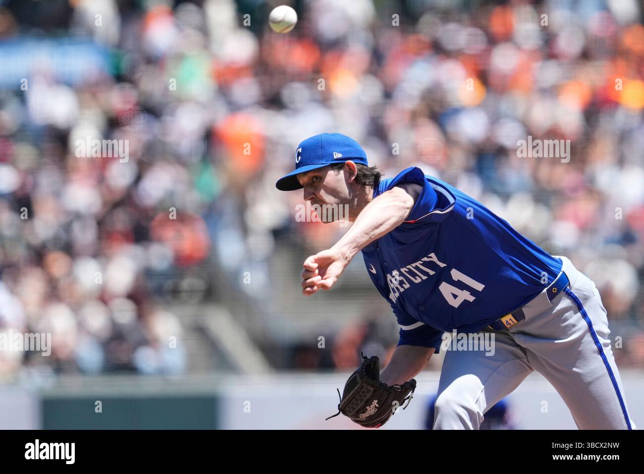 Kansas City Royals' Daniel Lynch IV pitches to a San Francisco Giants ...