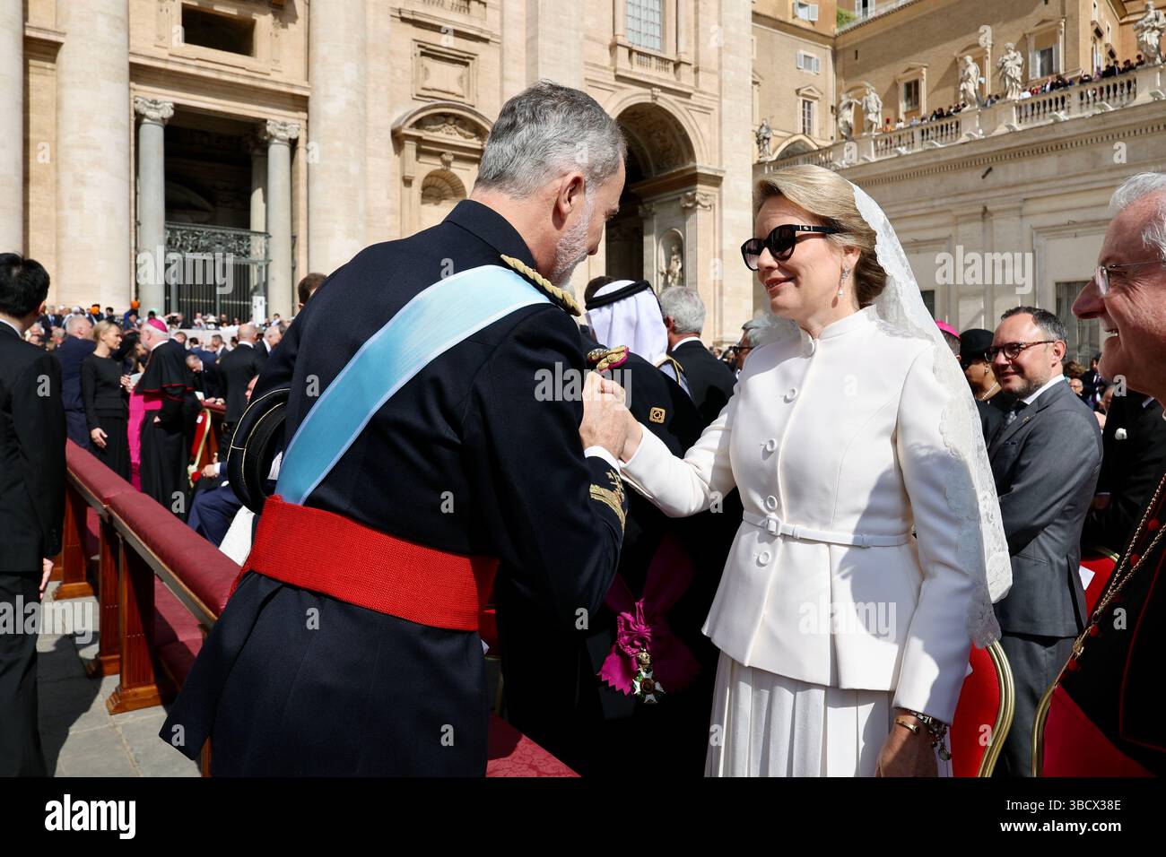 King Felipe VI of Spain, Queen Letizia of Spain, King Philippe of ...