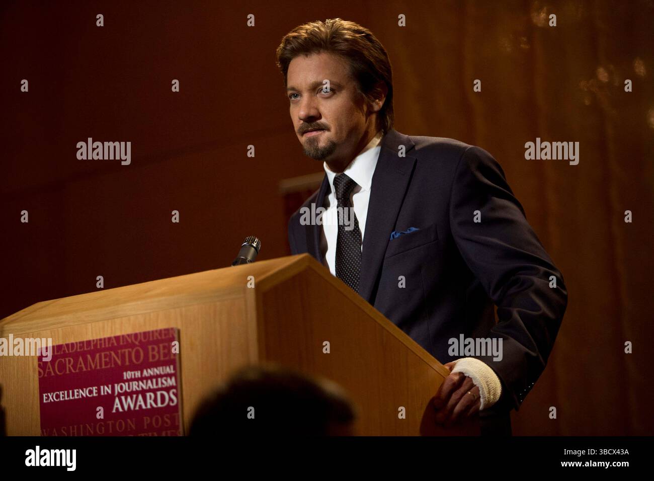 Jeremy Renner stars as Pulitzer Prize-winning journalist Gary Webb in ...
