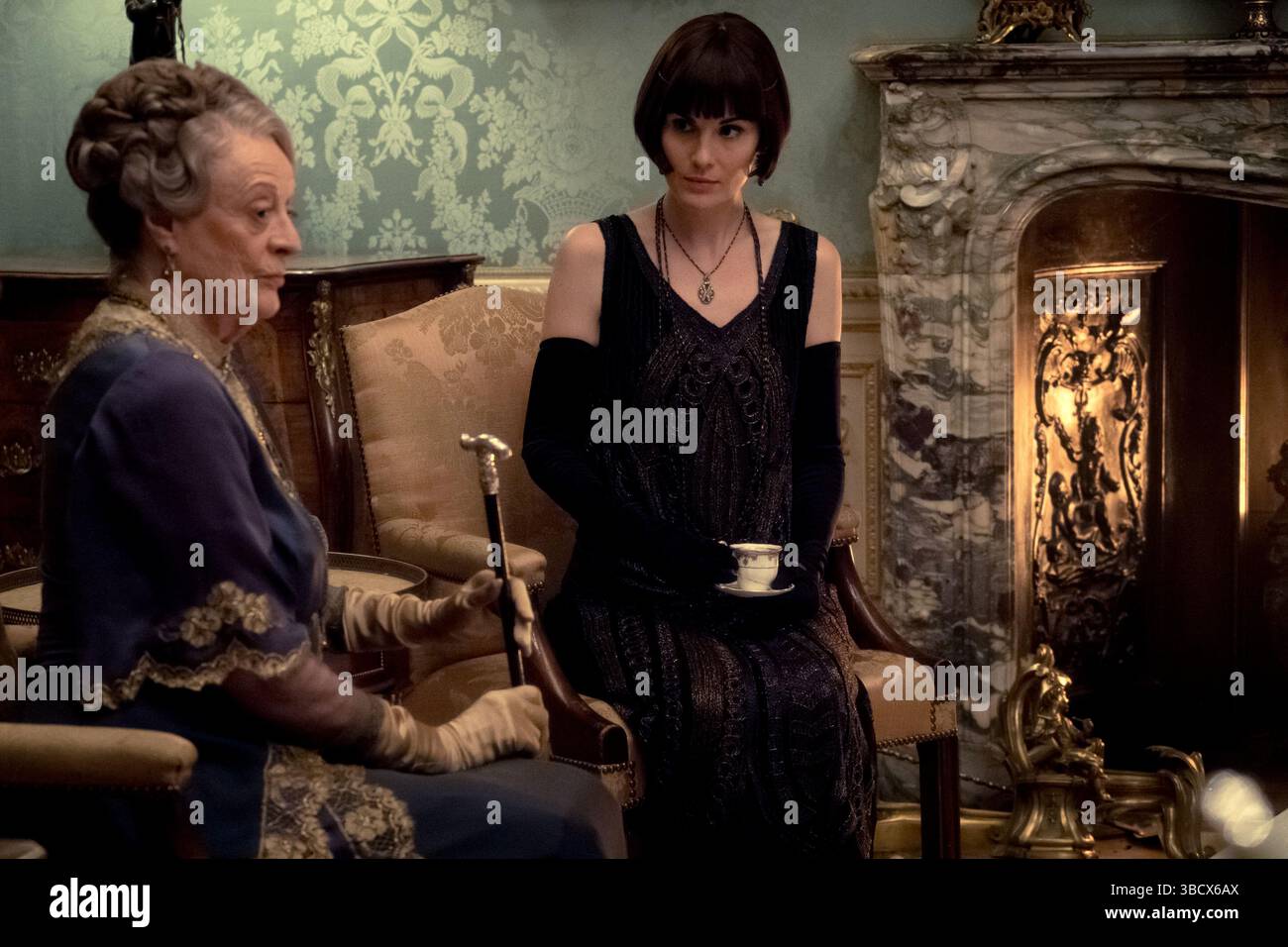 Dame Maggie Smith stars as The Dowager Countess of Grantham and ...