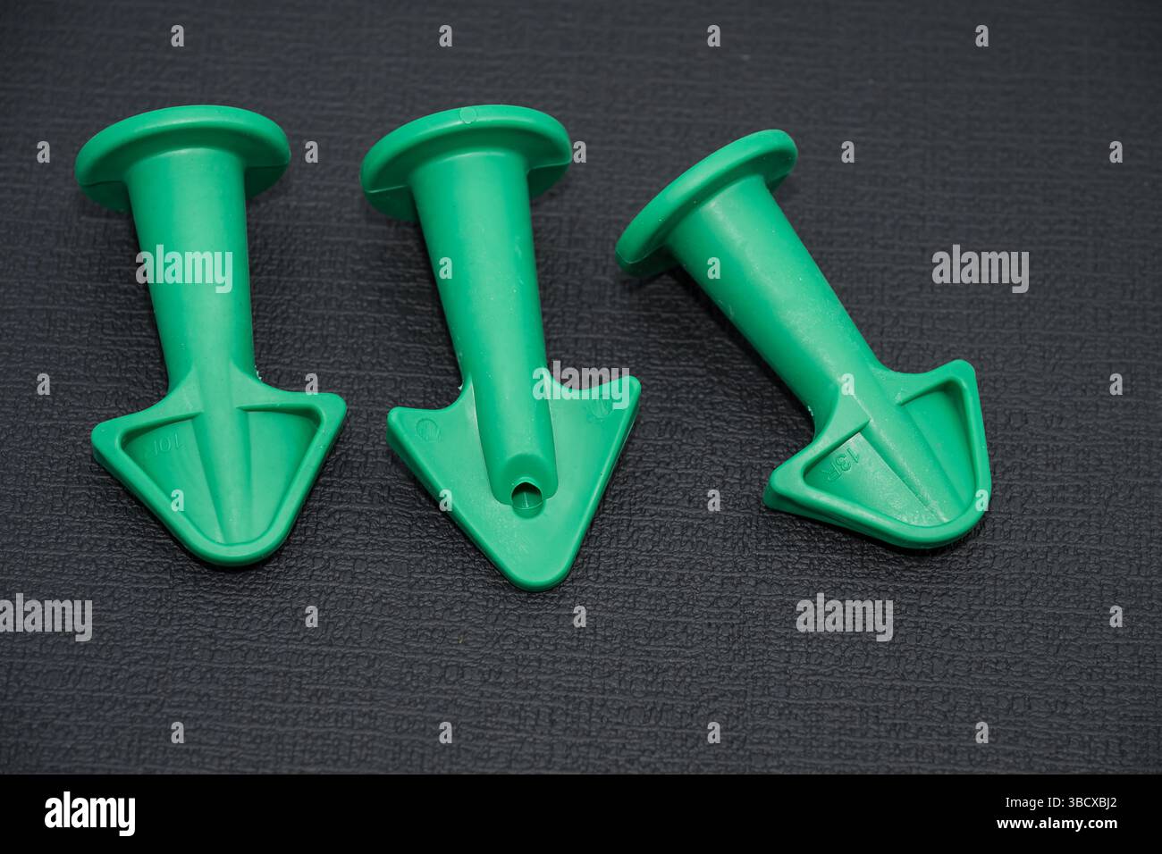 Silicone Sealant Filler Nozzle Applicator and Scraper Set - for ...