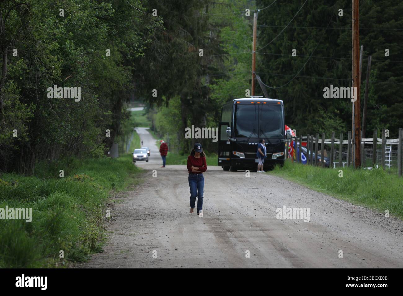 Edgewood, Canada. 17th May, 2025. A supporter of Universal Ostrich ...