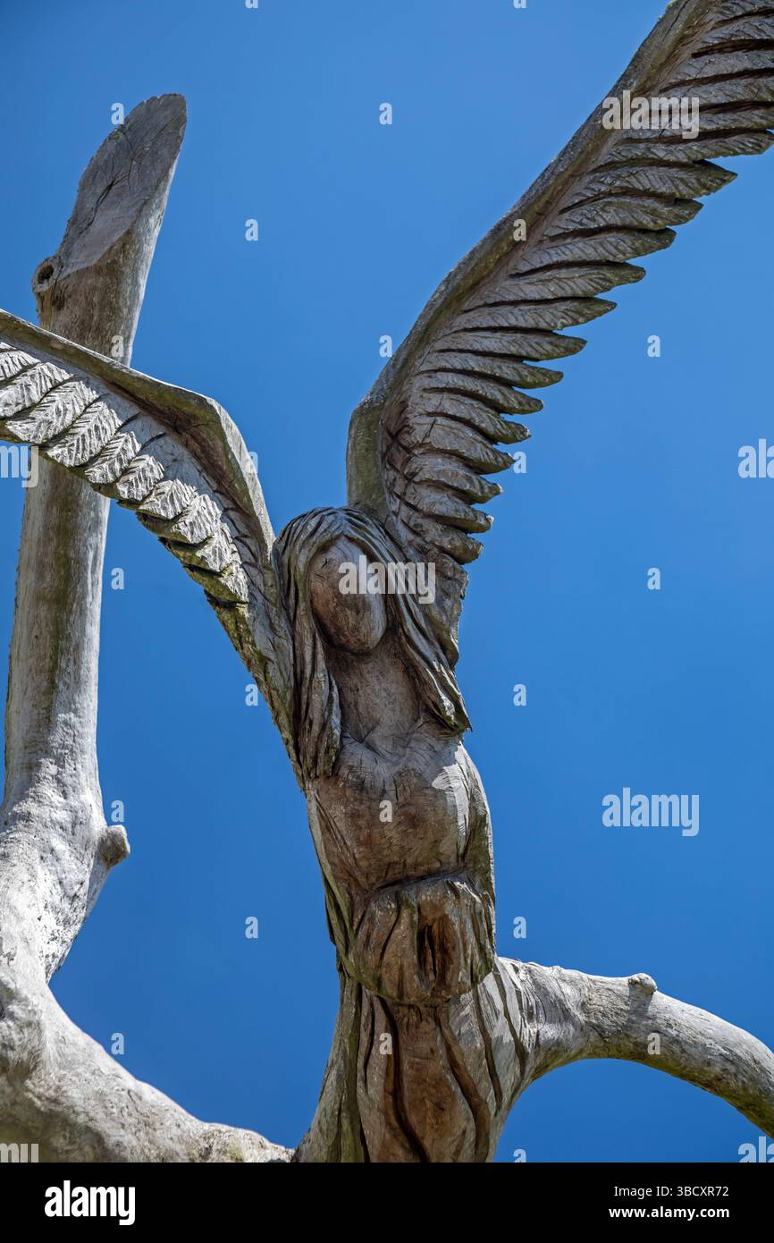 Tree of life sculpture hi-res stock photography and images - Alamy