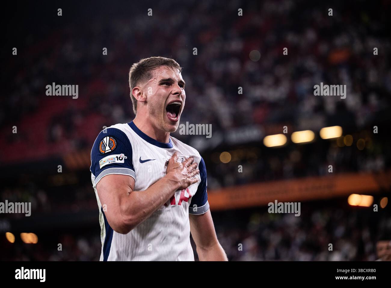 Bilbao, Spain. 21st May, 2025. Micky van de Ven celebrates during the ...
