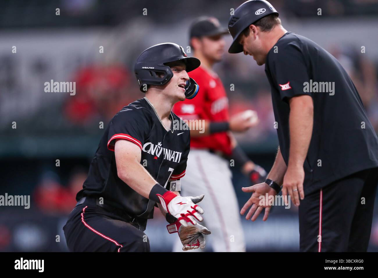 Arlington, Texas, USA. 21st May, 2025. Cincinnati's JACK NATILI (7 ...
