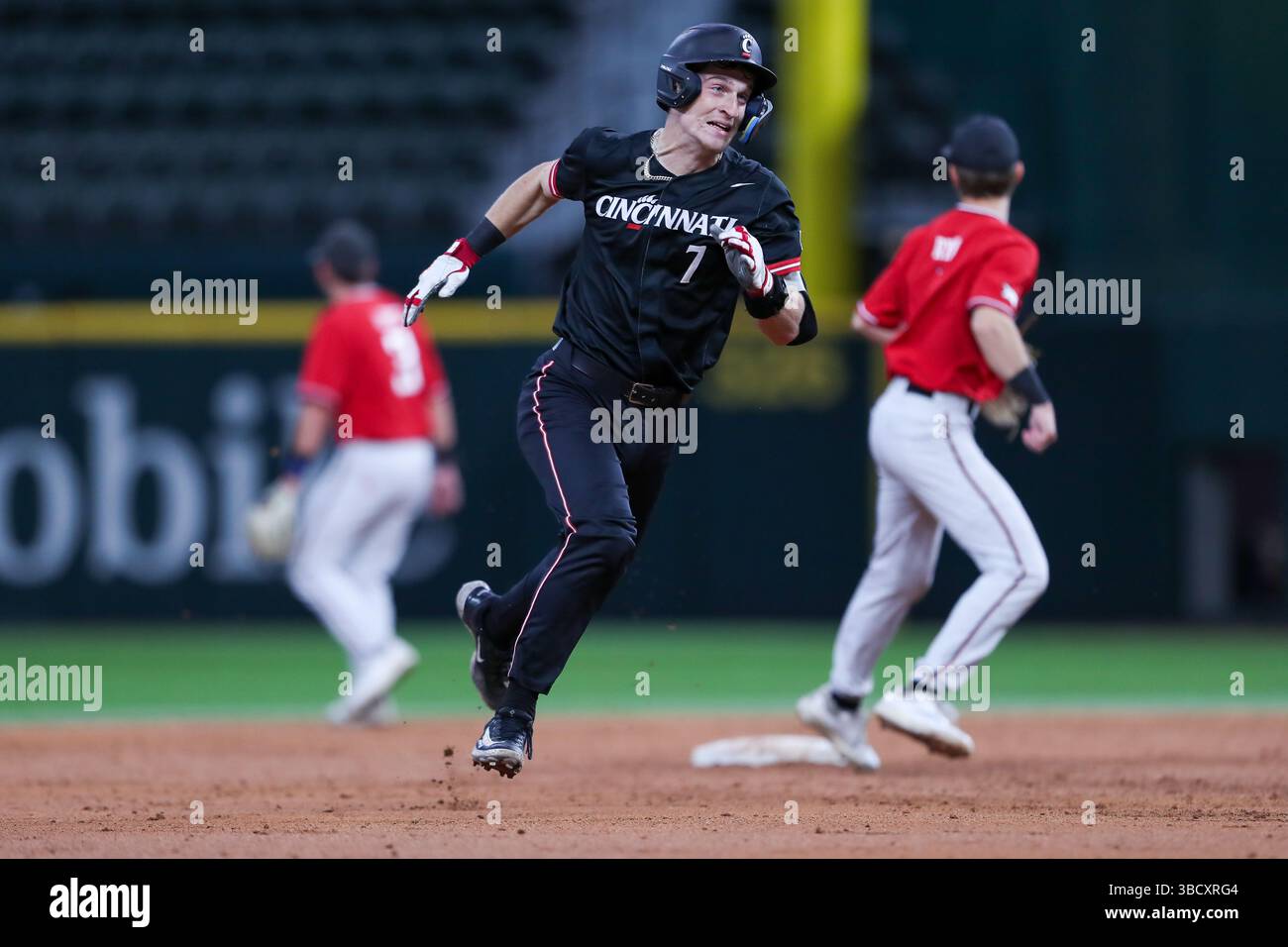 Arlington, Texas, USA. 21st May, 2025. Cincinnati's JACK NATILI (7 ...