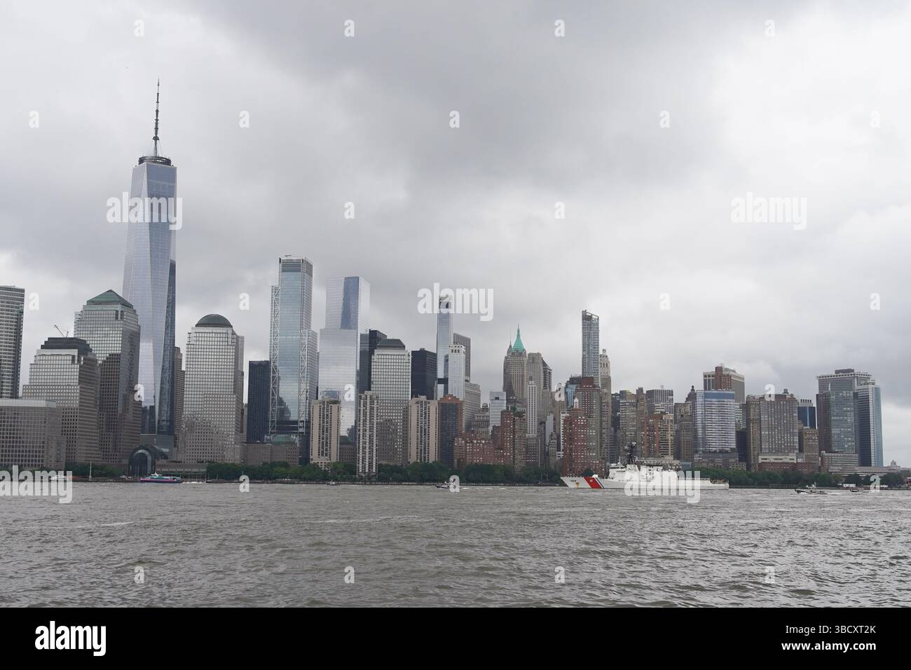 Manhattan, United States. 21st May, 2025. USCGC Calhoun (WMSL-759 ...