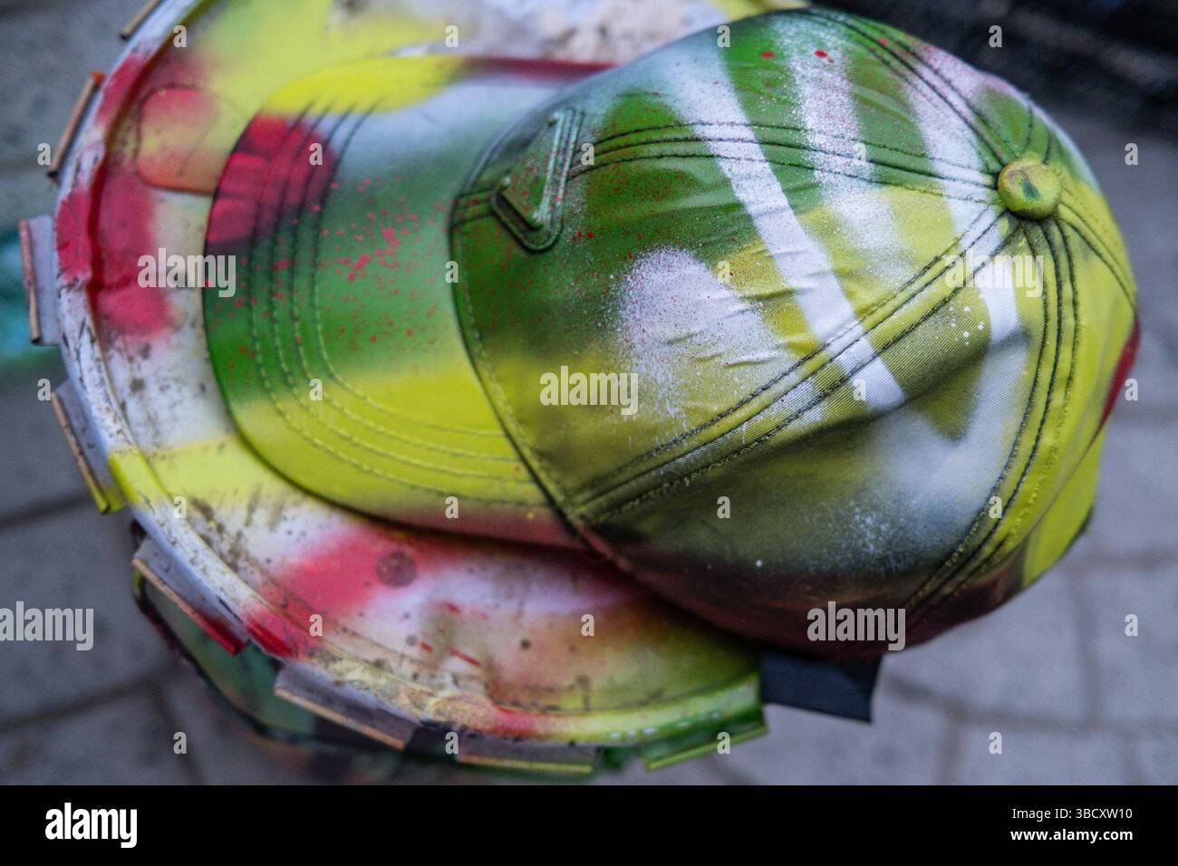 Dakar, Senegal. 18th May, 2025. A cap placed on a paint skin was tagged ...