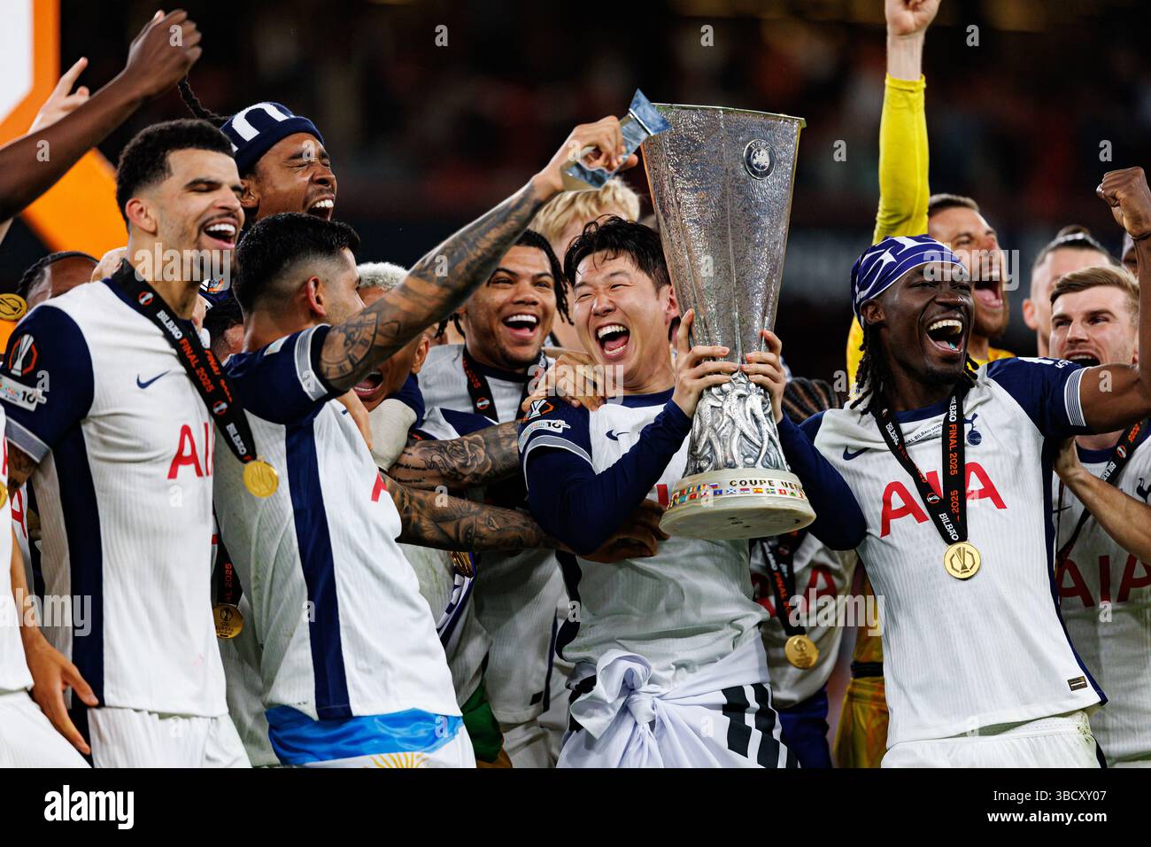 Bilbao, Spain. 21st May, 2025. Team of Tottenham seen celebrating with ...